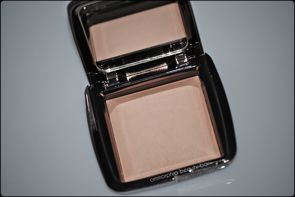 Hourglass – ‘Dim Light’ Ambient Lighting Powder | ommorphia beauty bar