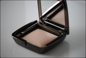 Hourglass – ‘Dim Light’ Ambient Lighting Powder | ommorphia beauty bar