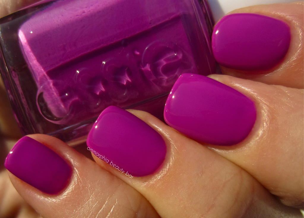 Essie Boom Boom Room swatch | ommorphia beauty bar